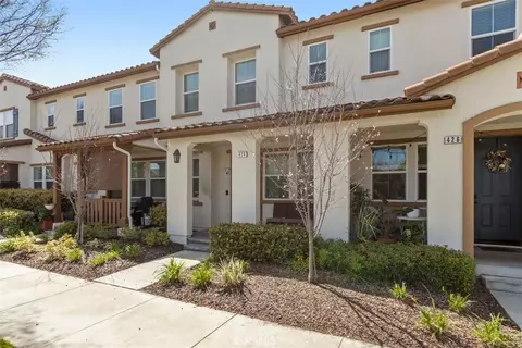 Oxnard, CA Condos & Townhouses For Sale - Movoto