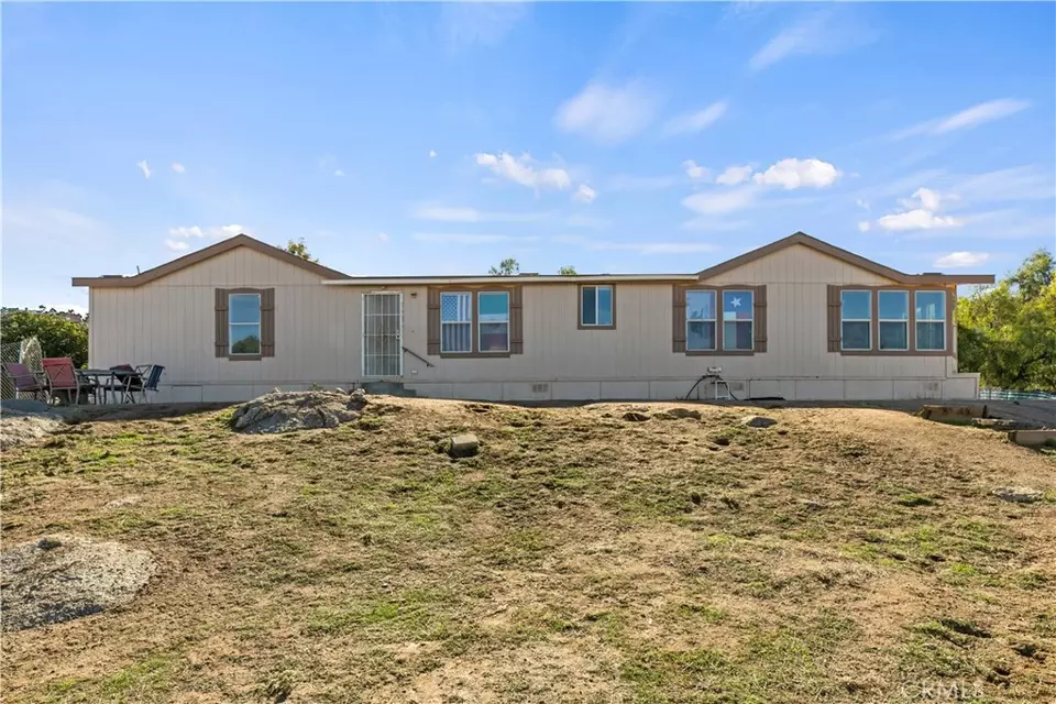 24126 Regency Rd, Nuevo, CA 92567 | 34 Photos - Movoto