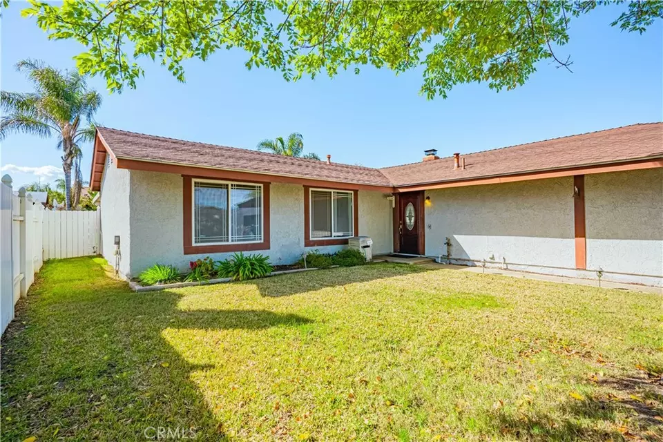 13701 Moreno Way, Moreno Valley, CA 92553 | 37 Photos - Movoto