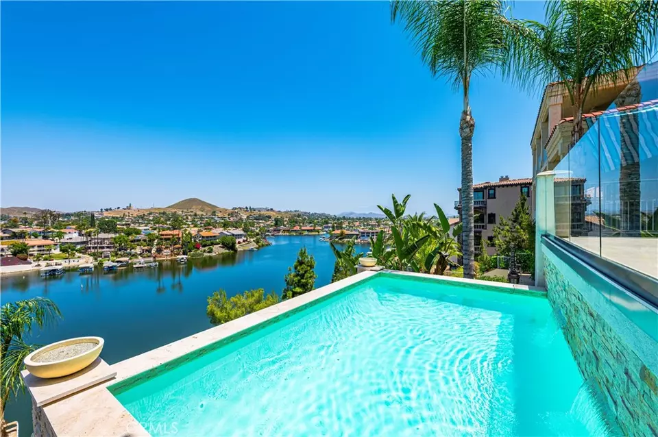 22590 S Canyon Lake Dr, Canyon Lake, CA 92587 | 63 Photos - Movoto