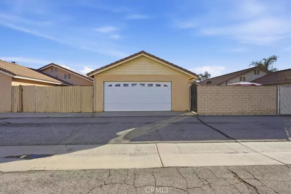 3050 Del Flora Dr, Hemet, CA 92545 | MLS# SW25253204 | 28 Photos - Movoto