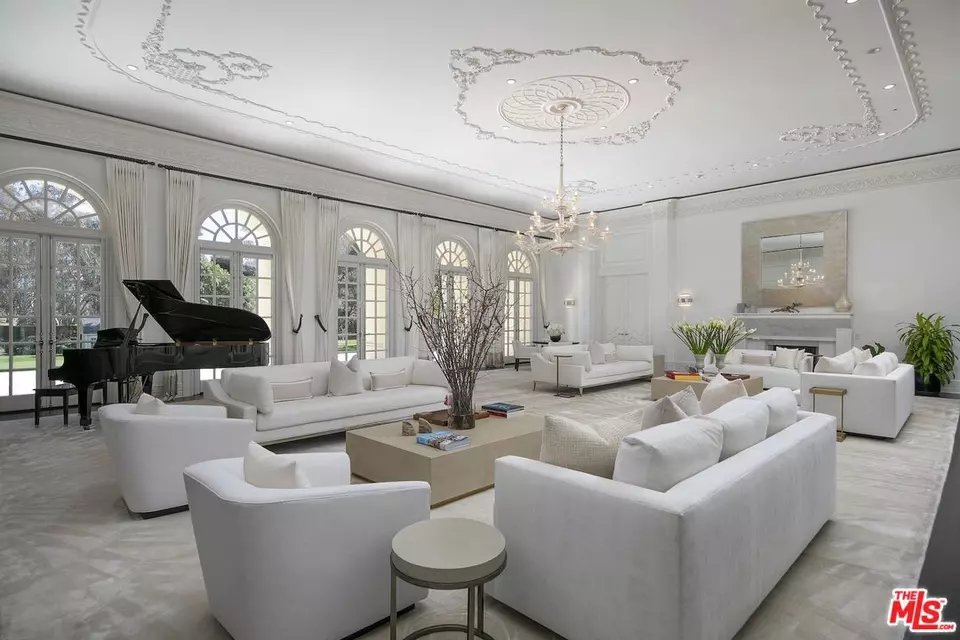 594 S Mapleton Dr, Los Angeles, CA 90024 | MLS# 23-231909 | 33 Photos ...