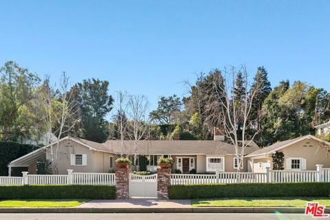 12846 Highwood St, Los Angeles, CA 90049 | 46 Photos | MLS #23-233771 ...