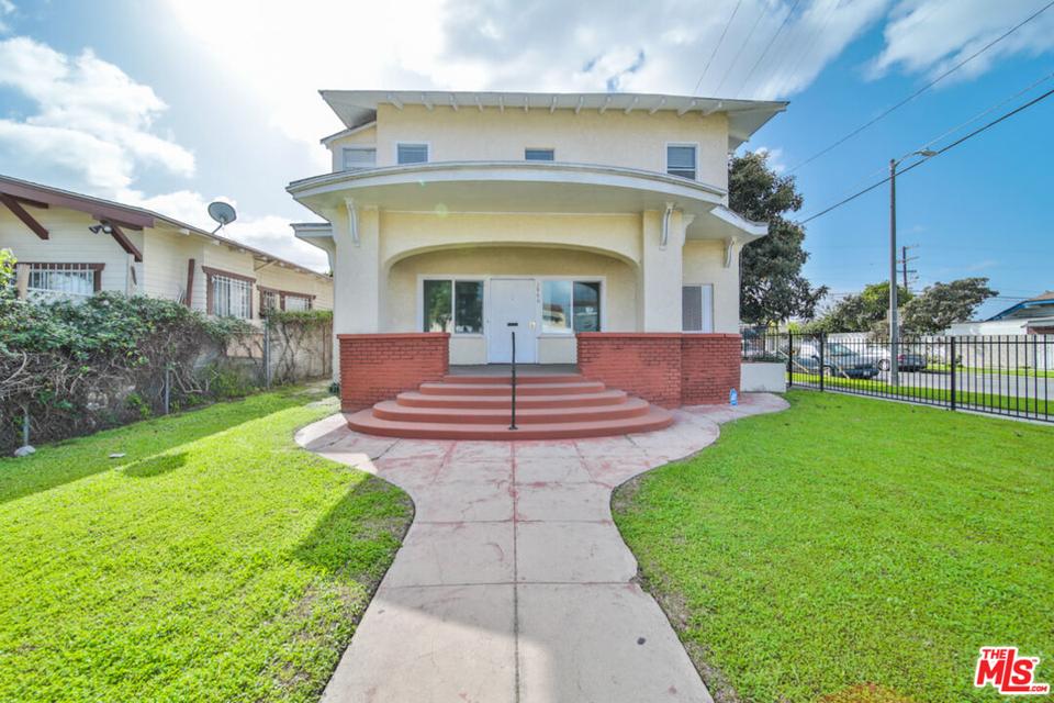 1866 W Martin Luther King Jr Blvd, Los Angeles, CA 90062 | 36 Photos ...