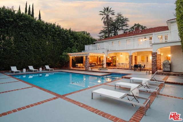 10514 Camarillo St, Toluca Lake, CA 91602 | 70 Photos - Movoto