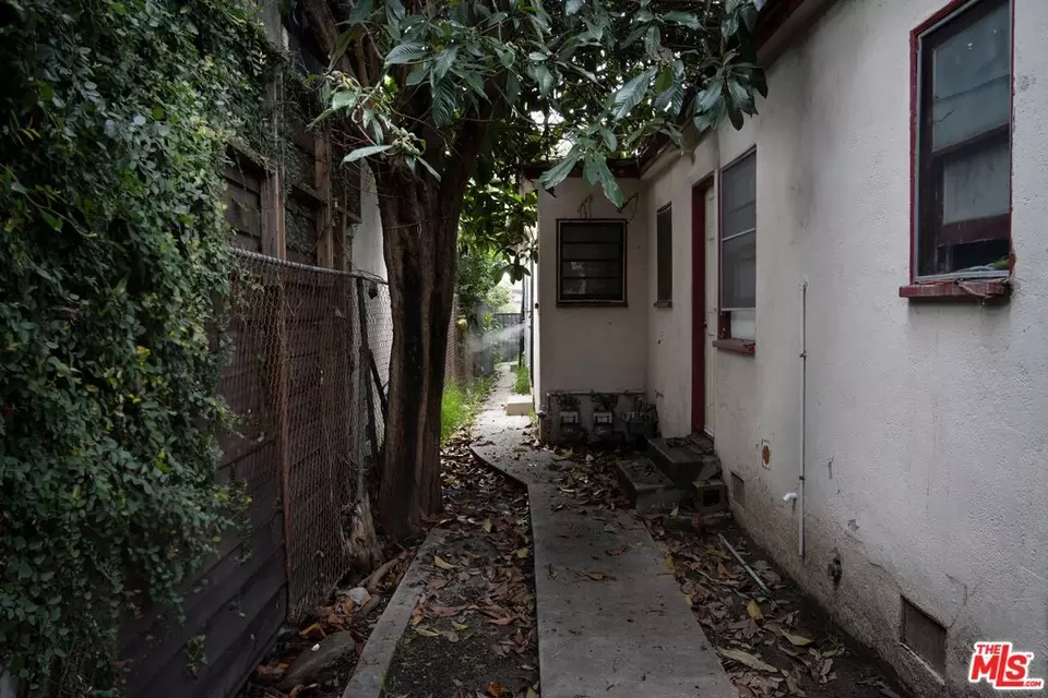 3428 S Bronson Ave, Los Angeles, CA 90018 | 8 Photos - Movoto