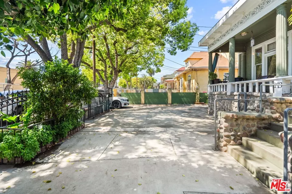 173 E 36th St, Los Angeles, CA 90011 | 12 Photos - Movoto