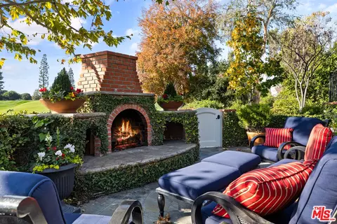 10092 Valley Spring Ln, Toluca Lake, CA 91602 | 70 Photos - Movoto