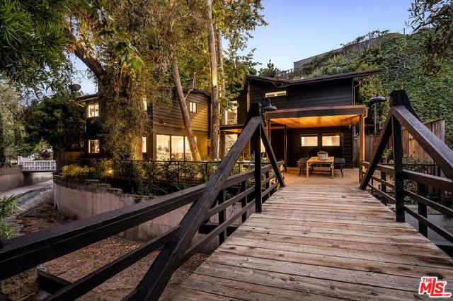 327 E Rustic Rd, Santa Monica, CA 90402 | MLS# 25569007 | 38 Photos ...