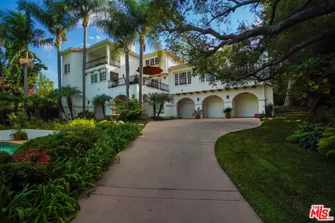 Discover Hazeltine Apartments Neighborhood, Los Angeles, CA - Movoto