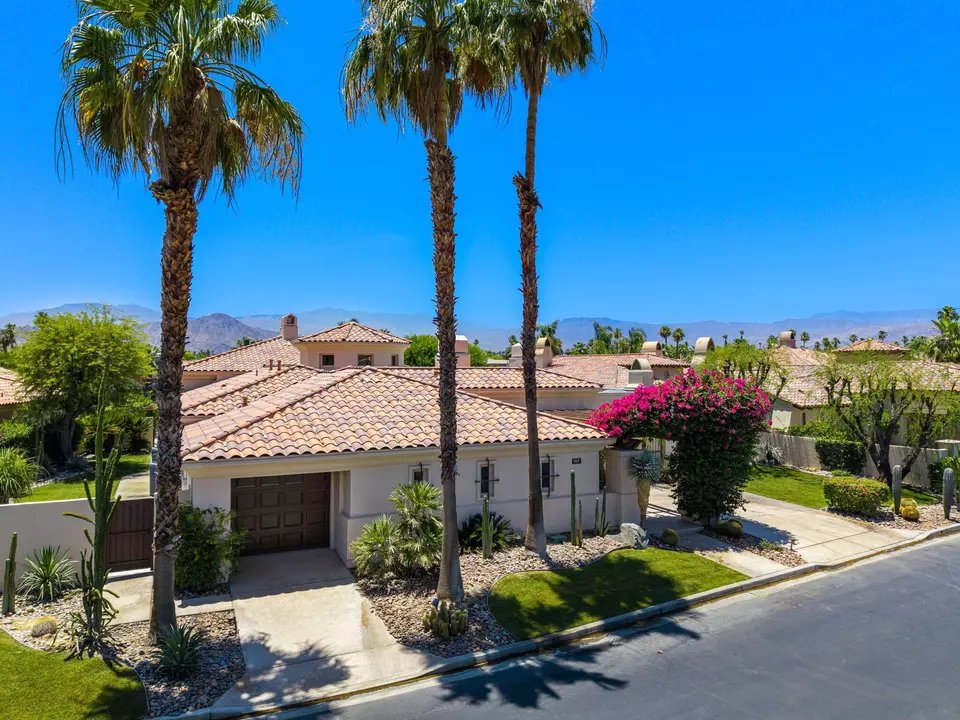 945 Hawk Hill Trl, Palm Desert, CA 92211 - Movoto