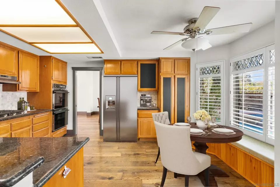 28885 Shadow Valley Ln, Santa Clarita, CA 91390 | MLS# 260003113 | 58 ...