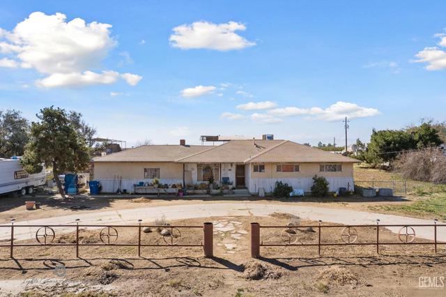 8447 Muller Rd, Bakersfield, CA 93307 | 8 Photos - Movoto