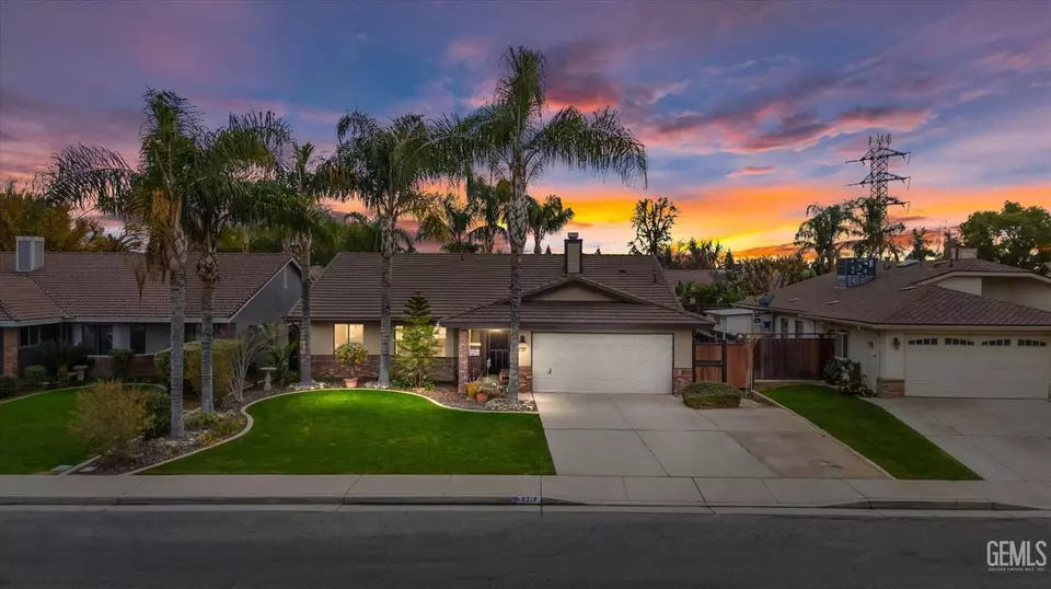 7717 Vaquero Ave, Bakersfield, CA 93308 | 37 Photos - Movoto
