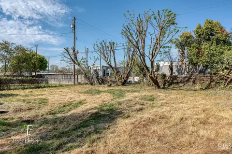 401 Oildale Dr, Bakersfield, CA 93308 | 30 Photos - Movoto