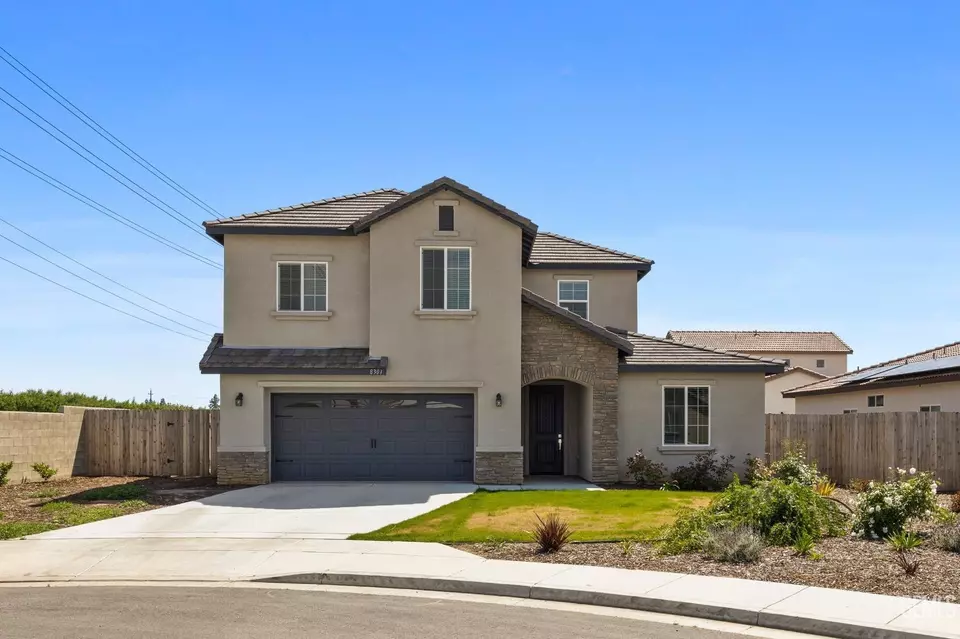 8301 Littleton St, Bakersfield, CA 93314 | 35 Photos - Movoto