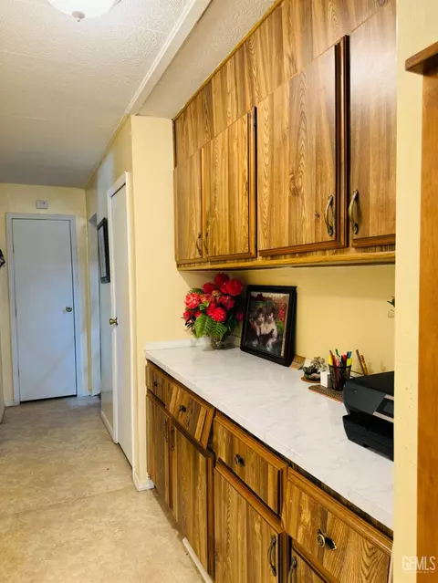 5200 Crystal Fall Ln, Bakersfield, CA 93313 | 32 Photos - Movoto