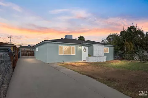 712 Meadows St, Bakersfield, CA 93306 - Movoto
