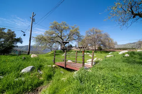 44040 Skyline Dr, Three Rivers, CA 93271 | 40 Photos - Movoto
