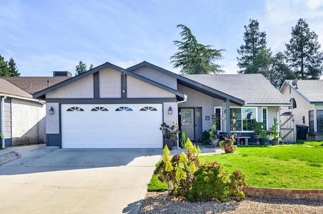 5101 W Chestnut Ave, Visalia, CA 93277 | MLS# 234282 | 23 Photos - Movoto
