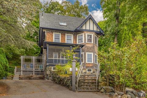 15 Apthorp Rd, Melrose, MA 02176 - Movoto
