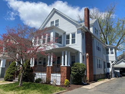 136 Holyoke Casa en Venta - Holyoke MA Bienes Raíces - Movoto