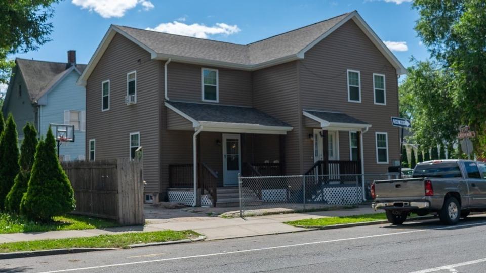 460 Chestnut St, Springfield, MA 01107 | 12 Photos | MLS #72853287 - Movoto