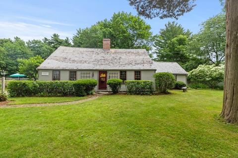 527 Temple St, Duxbury, MA 02332 | 41 Photos - Movoto