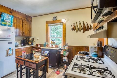 7 Leonard Ave, Westfield, MA 01085 | 21 Photos - Movoto