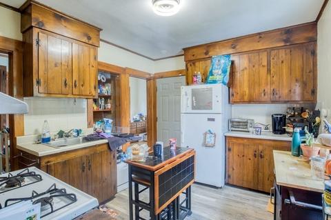 7 Leonard Ave, Westfield, MA 01085 | 21 Photos - Movoto