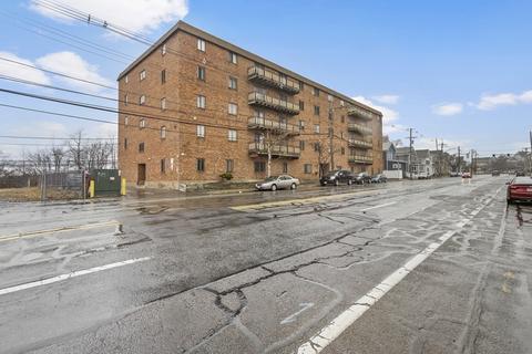 77 Bennington St #204, Revere, MA 02151 | 18 Photos - Movoto