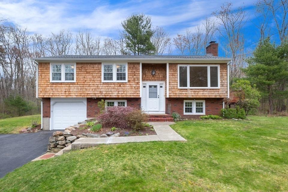 65 Fales Rd, Plainville, MA 02762 | 36 Photos | MLS #72975524 - Movoto