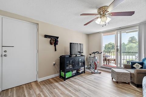 144 West St #14, Leominster, MA 01453 | 31 Photos | MLS #73006273 - Movoto