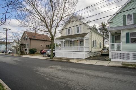 48 Grape St, New Bedford, MA 02740 | 36 Photos | MLS #73045504 - Movoto