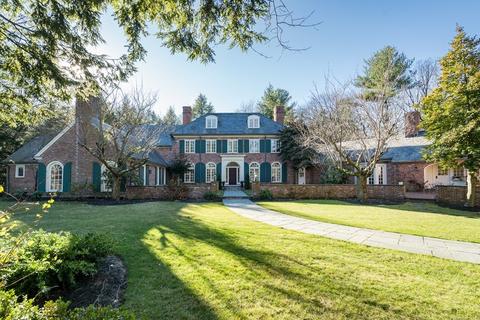 17 Bridle Path, Weston, MA 02493 | 42 Photos | MLS #73072638 - Movoto