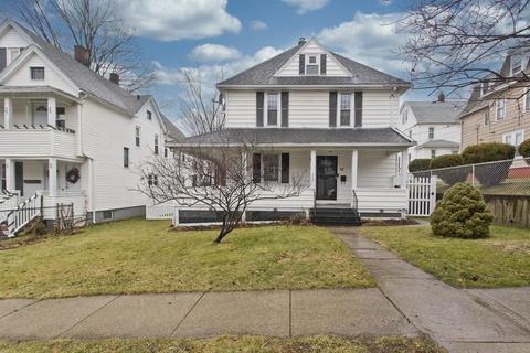 313 Linden St, Holyoke, MA 01040 | 36 Photos | MLS #73069834 - Movoto