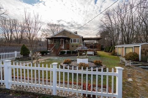 103 Pelham Rd, Amherst, MA 01002 | 30 Photos | MLS #73069939 - Movoto