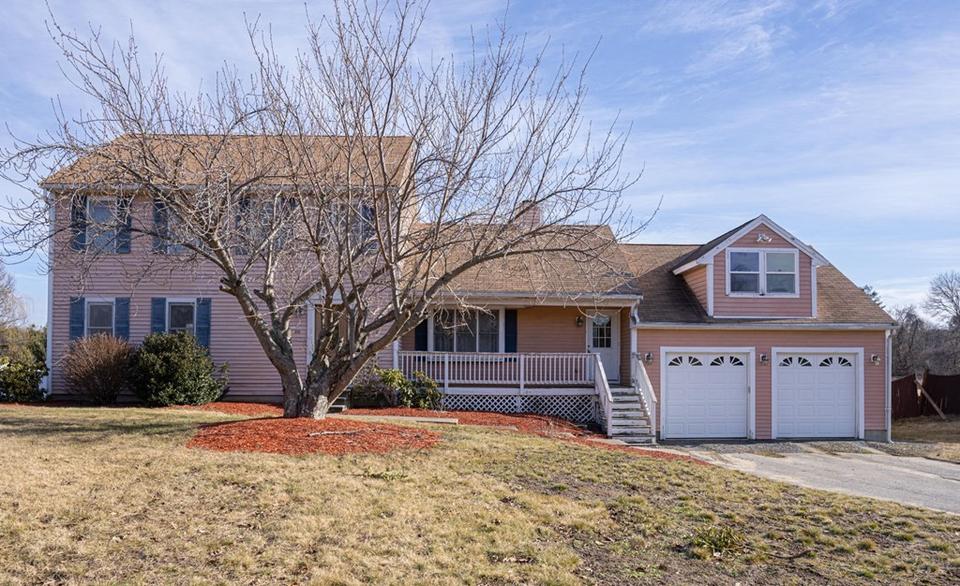 219 Scadding St, Taunton, MA 02780 | 42 Photos - Movoto