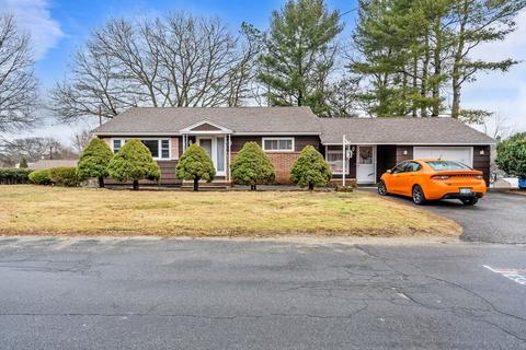 39 Louise Ave, Methuen, MA 01844 | 18 Photos | MLS #73074874 - Movoto
