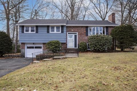 24 Morningside Dr, Norwood, MA 02062 | 38 Photos | MLS #73075576 - Movoto