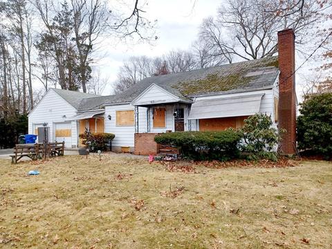 65 Stuart St, Springfield, MA 01119 | 5 Photos | MLS #73080561 - Movoto