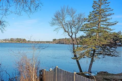 21 Richview Ave, Halifax, MA 02338 | 23 Photos | MLS #73095083 - Movoto