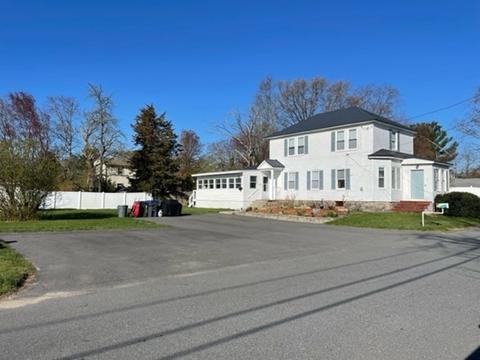 8 Booth Rd, Methuen, MA 01844 | 16 Photos | MLS #73100975 - Movoto