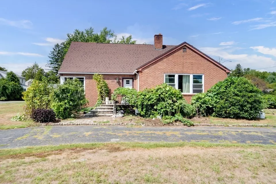 1216 Boston Rd, Springfield, MA 01119 | MLS# 73108378 | 23 Photos - Movoto