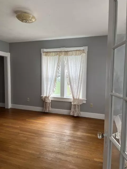 289 Main St, Clinton, MA 01510 | 35 Photos - Movoto