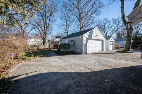 177 Hartford Ter, Springfield, MA 01118 | 41 Photos - Movoto