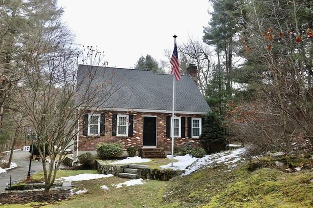 17 School St, Middleton, MA 01949 | 40 Photos - Movoto