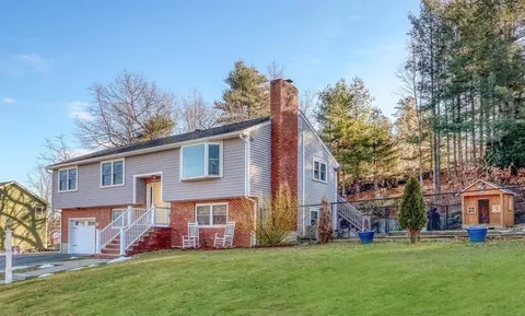 10 Morningside Dr, Woburn, MA 01801 | 32 Photos - Movoto