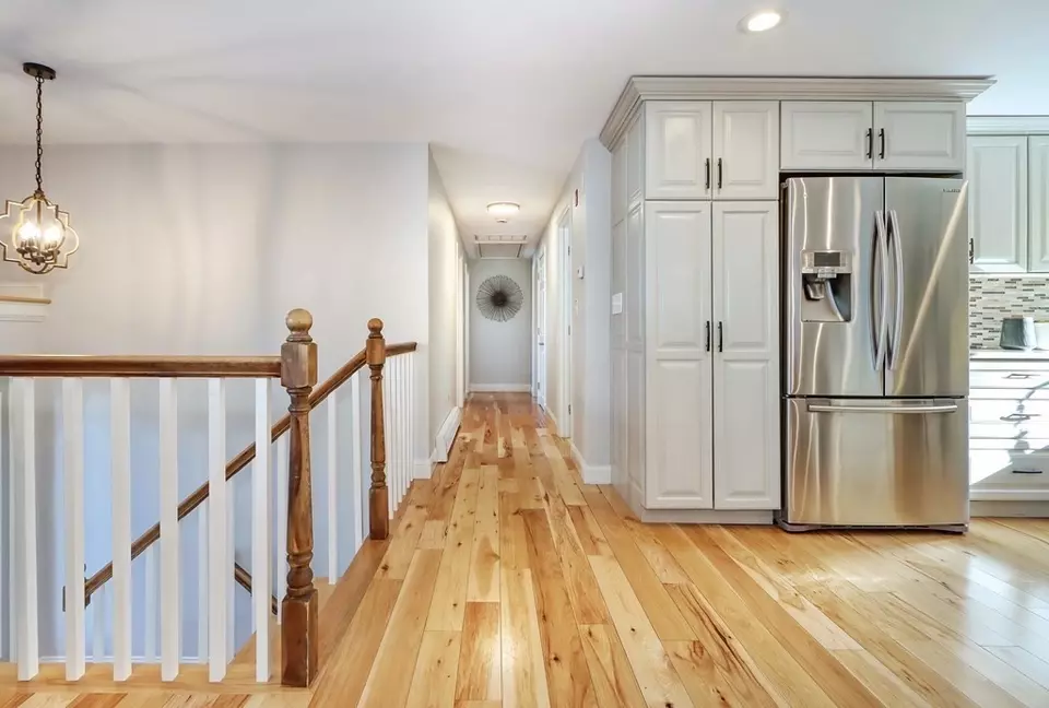 10 Morningside Dr, Woburn, MA 01801 | 32 Photos - Movoto