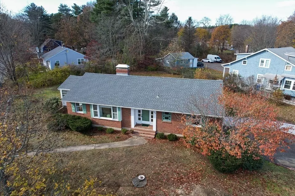 100 Concord St, Holliston, MA 01746 | 42 Photos - Movoto